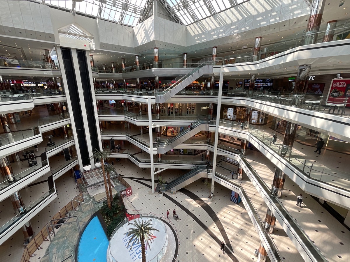 Monochrome - Cevahir AVM